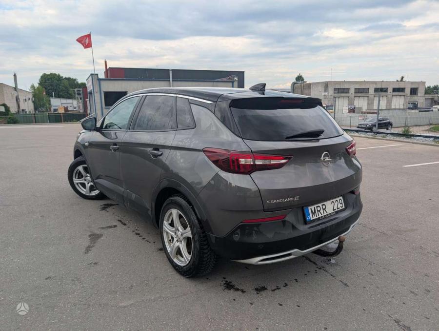 Grey Opel Grandland X 2020 in Kaunas, with an engine capacity of 2.00 L and mileage of 182 thousand km for 12599 €, photo 5 on AUTOMOTO.COM.LV
