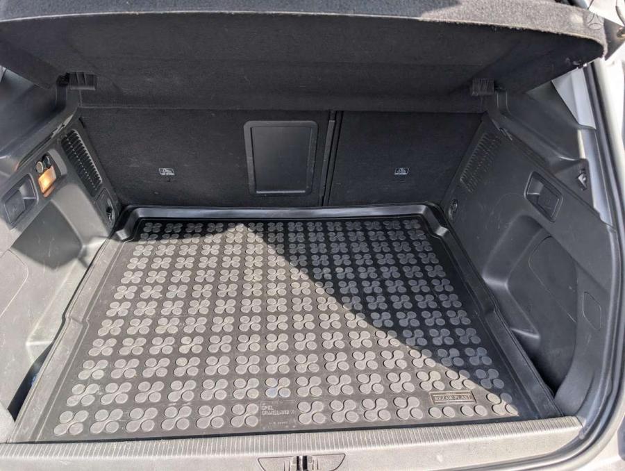 Grey Opel Grandland X 2020 in Kaunas, with an engine capacity of 2.00 L and mileage of 182 thousand km for 12599 €, photo 10 on AUTOMOTO.COM.LV