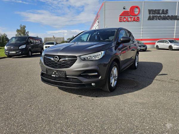 Grey Opel Grandland X 2020 in Ukmerge, with an engine capacity of 1.50 L and mileage of 250 thousand km for 9250 €, photo 7 on AUTOMOTO.COM.LV