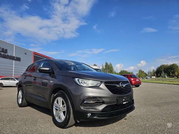 Grey Opel Grandland X 2020 in Ukmerge, with an engine capacity of 1.50 L and mileage of 250 thousand km for 9250 €, photo 10 on AUTOMOTO.COM.LV