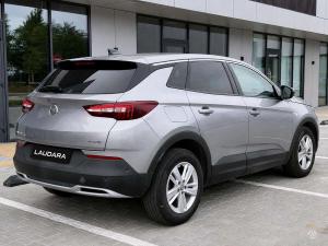 Grey Opel Grandland X 2020 in Vilnius, with an engine capacity of 1.20 L and mileage of 94 thousand km for 9700 €, photo 8 on AUTOMOTO.COM.LV