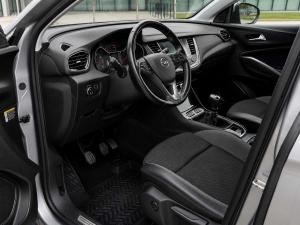 Grey Opel Grandland X 2020 in Vilnius, with an engine capacity of 1.20 L and mileage of 94 thousand km for 9700 €, photo 13 on AUTOMOTO.COM.LV