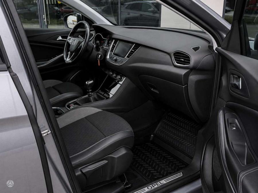 Grey Opel Grandland X 2020 in Vilnius, with an engine capacity of 1.20 L and mileage of 94 thousand km for 9700 €, photo 15 on AUTOMOTO.COM.LV