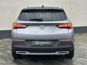 Grey Opel Grandland X 2021 in Riga, with an engine capacity of 1.60 L and mileage of 74 thousand km for 21550 €, photo 5 on AUTOMOTO.COM.LV