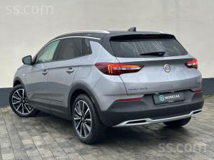 Grey Opel Grandland X 2021 in Riga, with an engine capacity of 1.60 L and mileage of 74 thousand km for 21550 €, photo 6 on AUTOMOTO.COM.LV