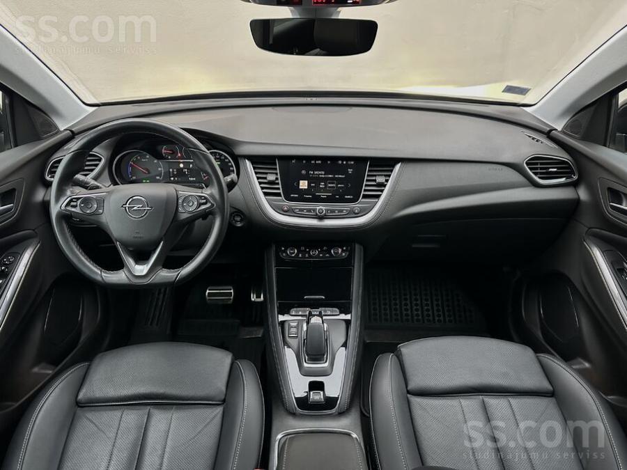 Grey Opel Grandland X 2021 in Riga, with an engine capacity of 1.60 L and mileage of 74 thousand km for 21550 €, photo 24 on AUTOMOTO.COM.LV