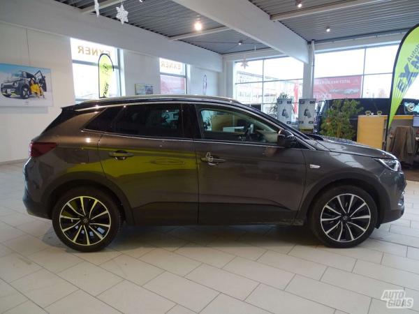Grey Opel Grandland X 2021 in Kaunas, with an engine capacity of 1.20 L and mileage of 60 thousand km for 21594 €, photo 6 on AUTOMOTO.COM.LV