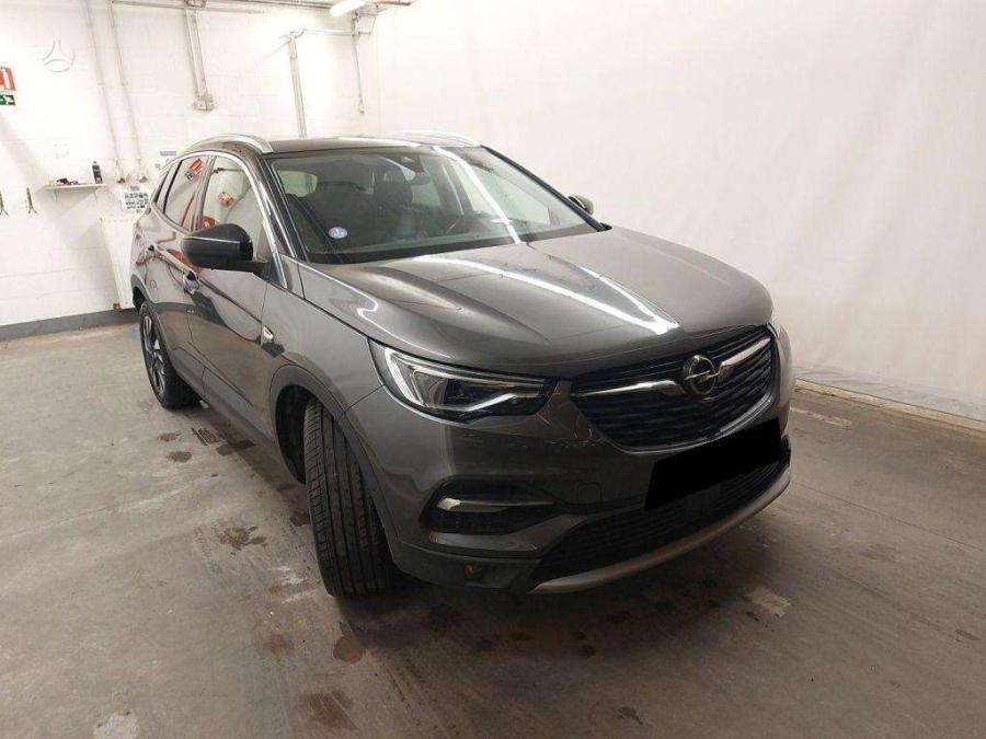 Grey Opel Grandland X 2021 in Vilnius, with an engine capacity of 1.20 L and mileage of 104 thousand km for 15307 €, photo 3 on AUTOMOTO.COM.LV