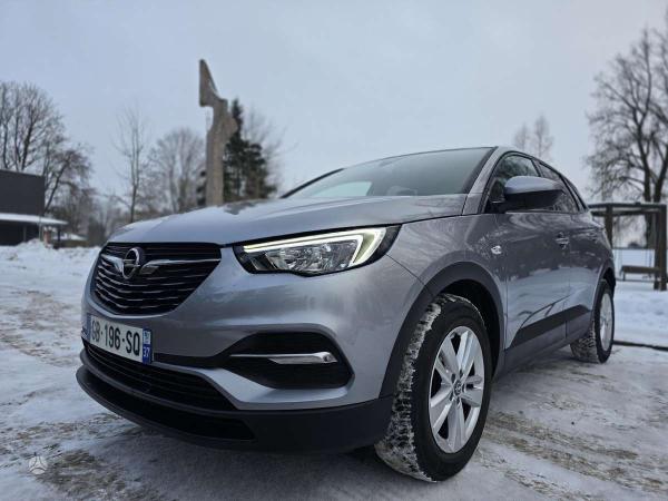 Grey Opel Grandland X 2021 in Taurage, with an engine capacity of 1.50 L and mileage of 167 thousand km for 12100 €, photo 2 on AUTOMOTO.COM.LV