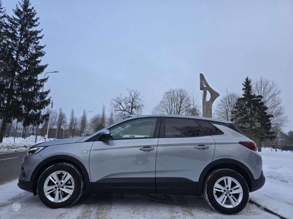Grey Opel Grandland X 2021 in Taurage, with an engine capacity of 1.50 L and mileage of 167 thousand km for 12100 €, photo 10 on AUTOMOTO.COM.LV
