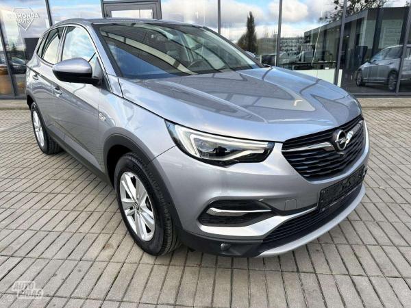 Grey Opel Grandland X 2021 in Kaunas, with an engine capacity of 1.20 L and mileage of 195 thousand km for 11900 €, photo 3 on AUTOMOTO.COM.LV