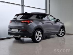 Серый Опель Grandland X 2021 в Рига, объемом двигателя 1.60 л и пробегом 28 тыс. км за 18990 €, фото 3 на AUTOMOTO.COM.LV