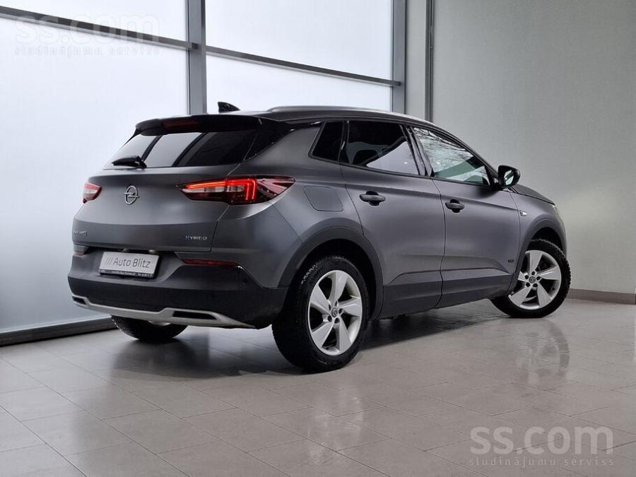 Серый Опель Grandland X 2021 в Рига, объемом двигателя 1.60 л и пробегом 28 тыс. км за 18990 €, фото 3 на AUTOMOTO.COM.LV