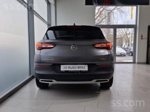 Серый Опель Grandland X 2021 в Рига, объемом двигателя 1.60 л и пробегом 28 тыс. км за 18990 €, фото 4 на AUTOMOTO.COM.LV