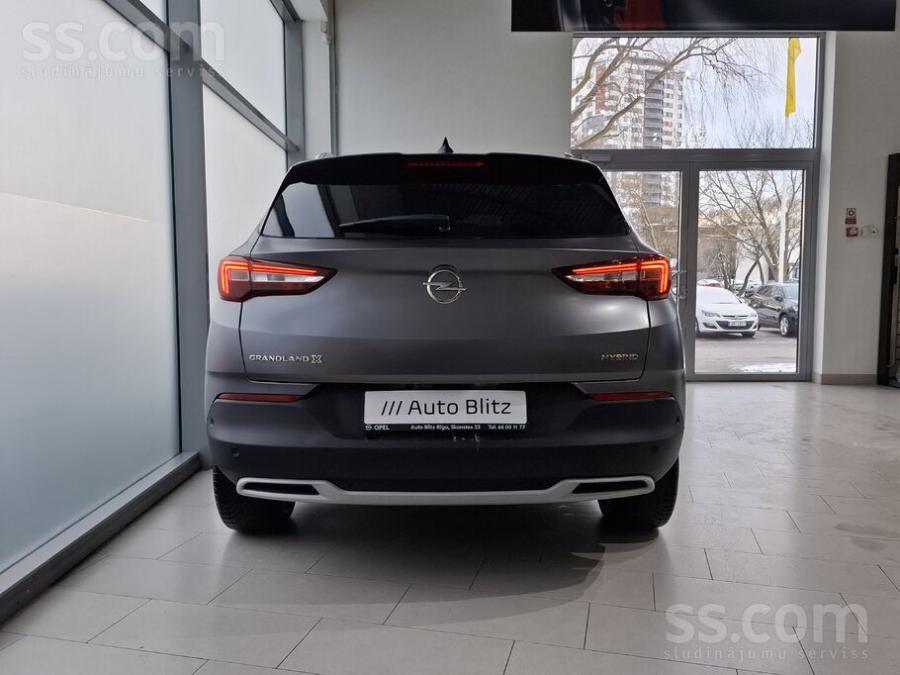 Серый Опель Grandland X 2021 в Рига, объемом двигателя 1.60 л и пробегом 28 тыс. км за 18990 €, фото 4 на AUTOMOTO.COM.LV
