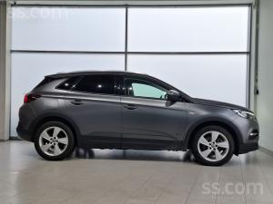 Серый Опель Grandland X 2021 в Рига, объемом двигателя 1.60 л и пробегом 28 тыс. км за 18990 €, фото 6 на AUTOMOTO.COM.LV