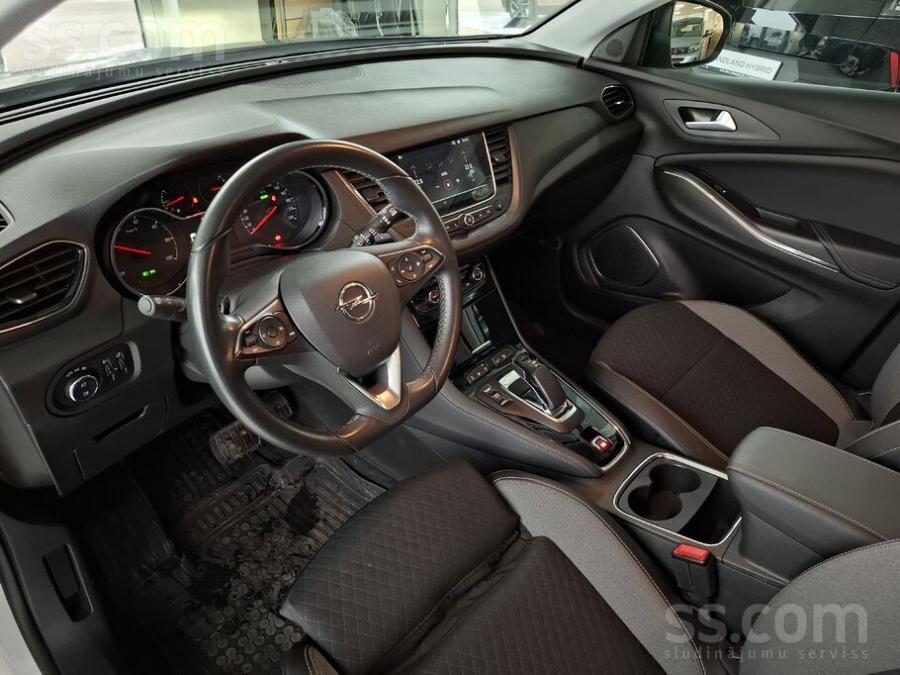 Серый Опель Grandland X 2021 в Рига, объемом двигателя 1.60 л и пробегом 28 тыс. км за 18990 €, фото 7 на AUTOMOTO.COM.LV