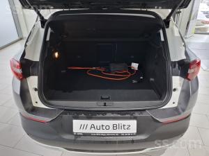 Серый Опель Grandland X 2021 в Рига, объемом двигателя 1.60 л и пробегом 28 тыс. км за 18990 €, фото 20 на AUTOMOTO.COM.LV