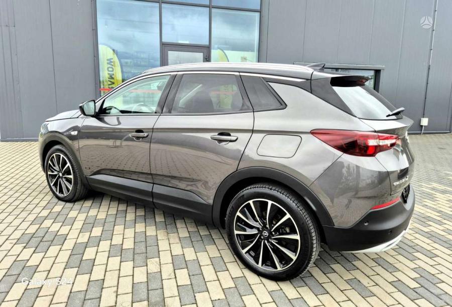 Grey Opel Grandland X 2021 in Siauliai, with an engine capacity of 1.60 L and mileage of 22 thousand km for 16950 €, photo 5 on AUTOMOTO.COM.LV