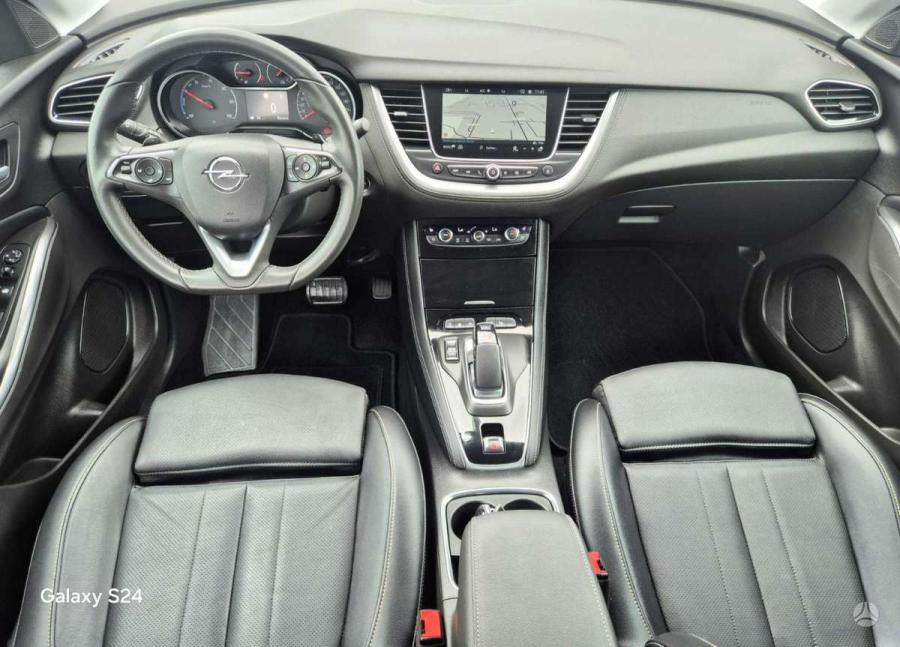 Grey Opel Grandland X 2021 in Siauliai, with an engine capacity of 1.60 L and mileage of 22 thousand km for 16950 €, photo 16 on AUTOMOTO.COM.LV