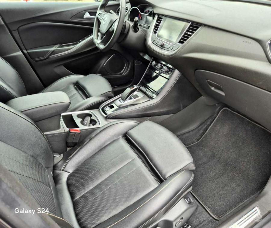 Grey Opel Grandland X 2021 in Siauliai, with an engine capacity of 1.60 L and mileage of 22 thousand km for 16950 €, photo 22 on AUTOMOTO.COM.LV