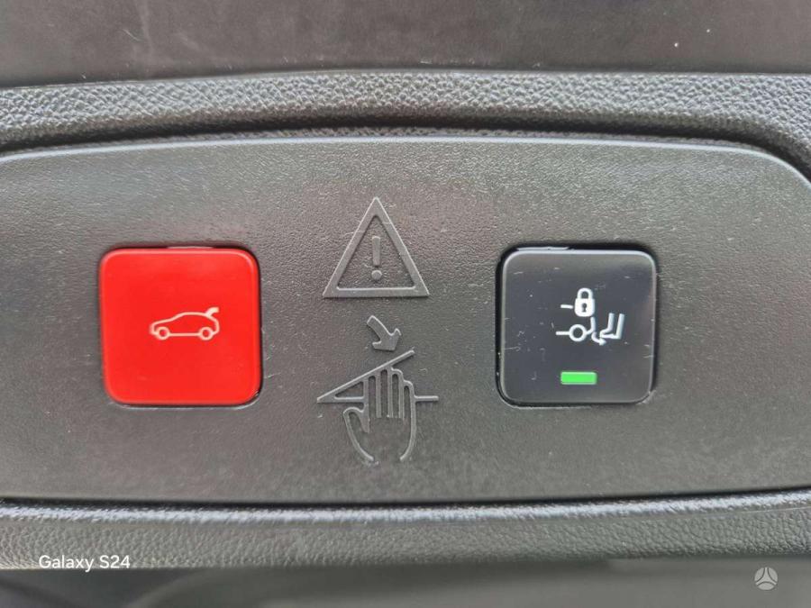 Grey Opel Grandland X 2021 in Siauliai, with an engine capacity of 1.60 L and mileage of 22 thousand km for 16950 €, photo 28 on AUTOMOTO.COM.LV