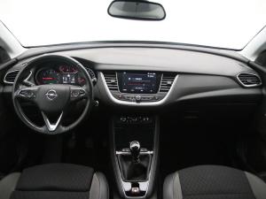 Grey Opel Grandland X 2021 in Vilnius, with an engine capacity of 1.20 L and mileage of 101 thousand km for 13199 €, photo 3 on AUTOMOTO.COM.LV