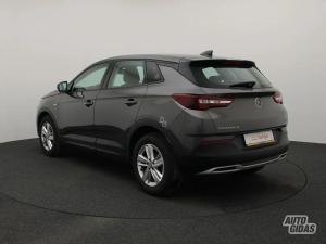 Grey Opel Grandland X 2021 in Vilnius, with an engine capacity of 1.20 L and mileage of 101 thousand km for 13199 €, photo 8 on AUTOMOTO.COM.LV