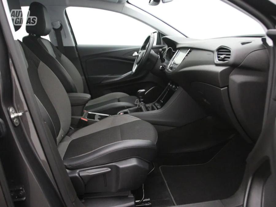 Grey Opel Grandland X 2021 in Vilnius, with an engine capacity of 1.20 L and mileage of 101 thousand km for 13199 €, photo 15 on AUTOMOTO.COM.LV