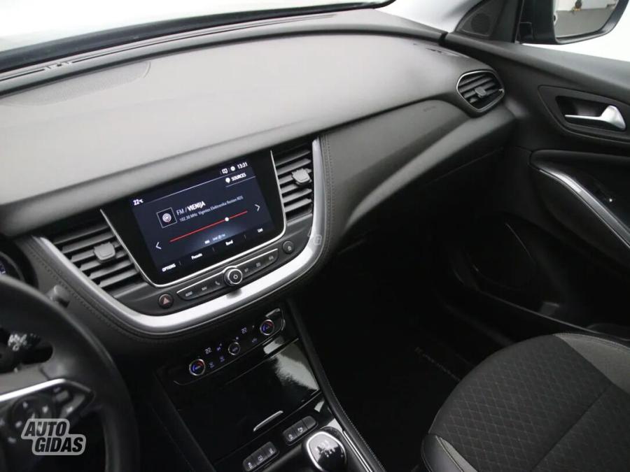 Grey Opel Grandland X 2021 in Vilnius, with an engine capacity of 1.20 L and mileage of 101 thousand km for 13199 €, photo 22 on AUTOMOTO.COM.LV