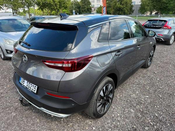Grey Opel Grandland X 2021 in Siauliai, with an engine capacity of 2.00 L and mileage of 255 thousand km for 13450 €, photo 3 on AUTOMOTO.COM.LV