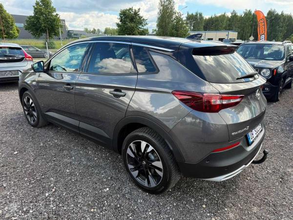 Grey Opel Grandland X 2021 in Siauliai, with an engine capacity of 2.00 L and mileage of 255 thousand km for 13450 €, photo 4 on AUTOMOTO.COM.LV