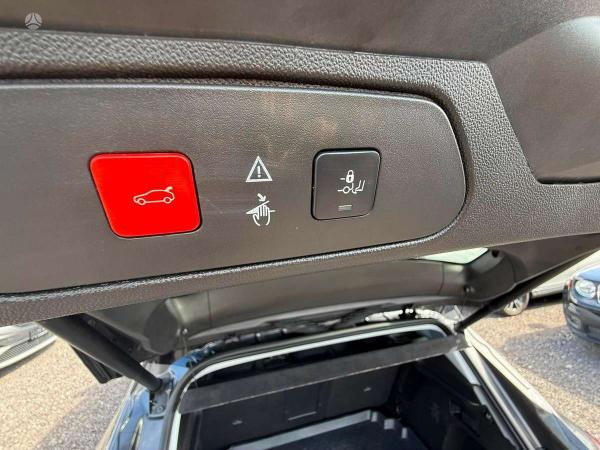 Grey Opel Grandland X 2021 in Siauliai, with an engine capacity of 2.00 L and mileage of 255 thousand km for 13450 €, photo 8 on AUTOMOTO.COM.LV