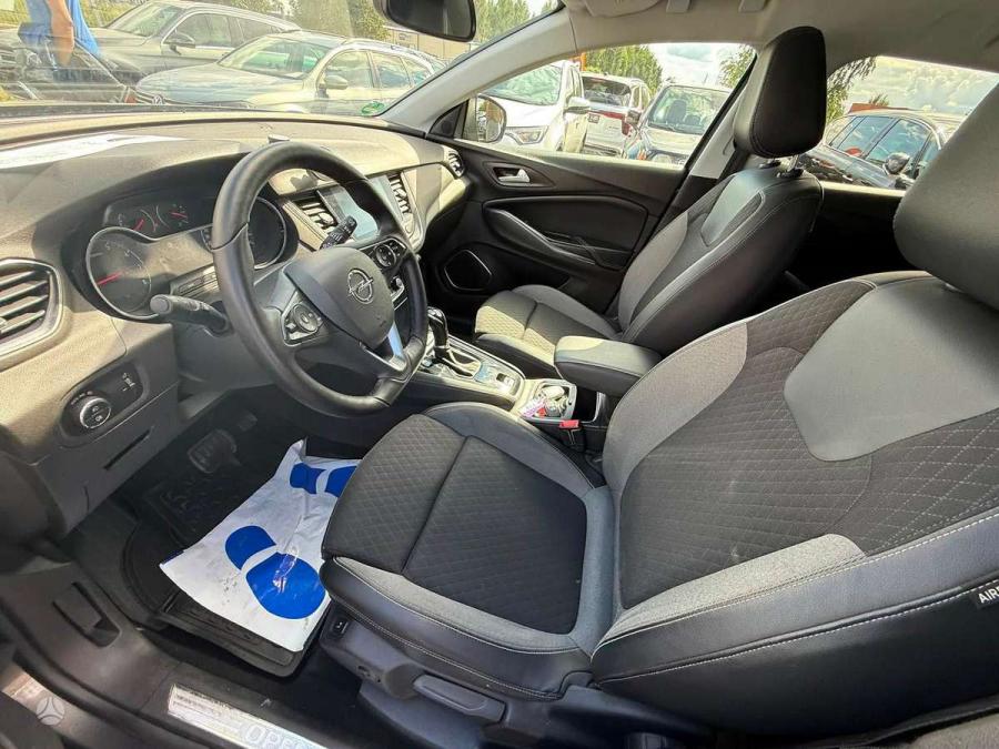 Grey Opel Grandland X 2021 in Siauliai, with an engine capacity of 2.00 L and mileage of 255 thousand km for 13450 €, photo 12 on AUTOMOTO.COM.LV