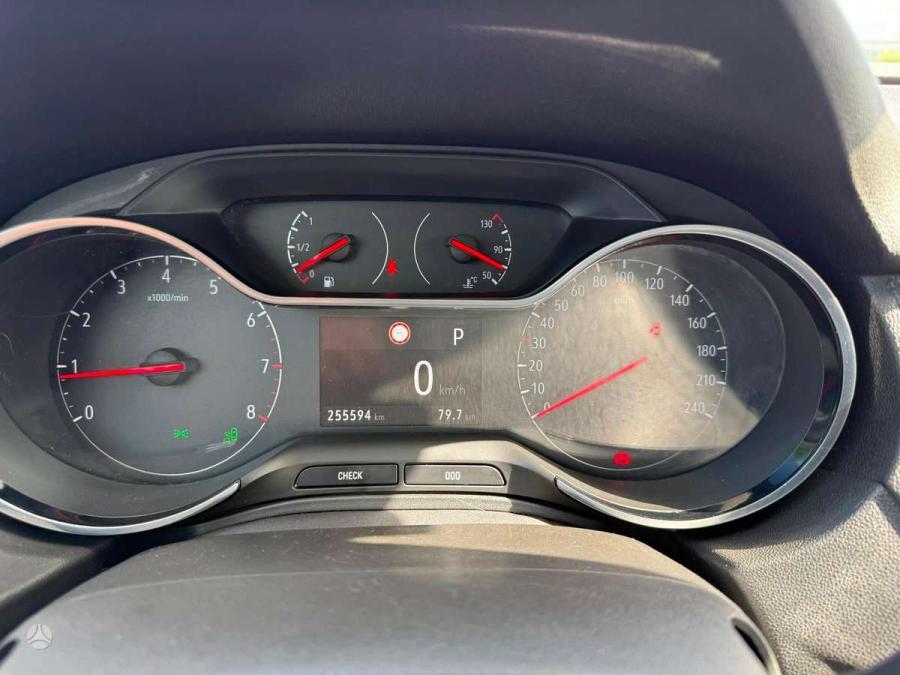 Grey Opel Grandland X 2021 in Siauliai, with an engine capacity of 2.00 L and mileage of 255 thousand km for 13450 €, photo 13 on AUTOMOTO.COM.LV