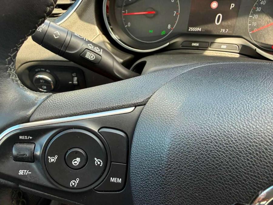 Grey Opel Grandland X 2021 in Siauliai, with an engine capacity of 2.00 L and mileage of 255 thousand km for 13450 €, photo 14 on AUTOMOTO.COM.LV