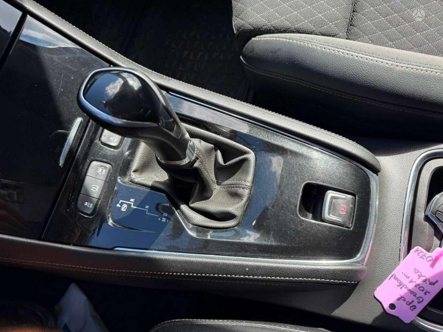 Grey Opel Grandland X 2021 in Siauliai, with an engine capacity of 2.00 L and mileage of 255 thousand km for 13450 €, photo 19 on AUTOMOTO.COM.LV