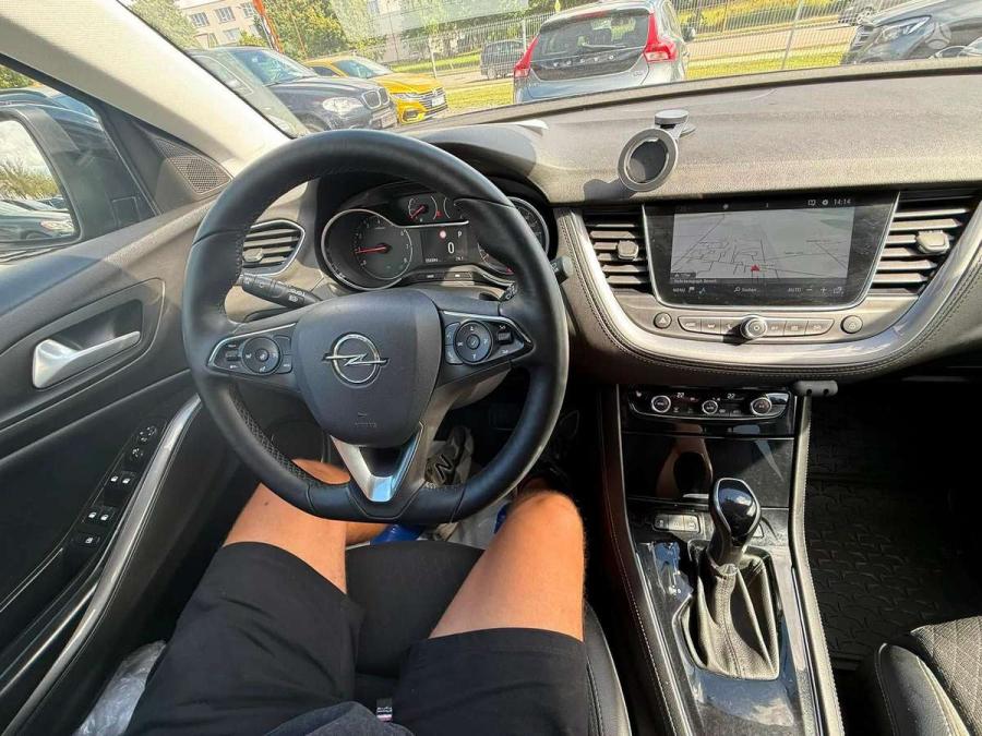 Grey Opel Grandland X 2021 in Siauliai, with an engine capacity of 2.00 L and mileage of 255 thousand km for 13450 €, photo 22 on AUTOMOTO.COM.LV