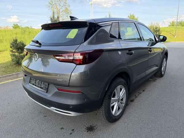 Grey Opel Grandland X 2021 in Kaunas, with an engine capacity of 1.20 L and mileage of 184 thousand km for 10500 €, photo 6 on AUTOMOTO.COM.LV