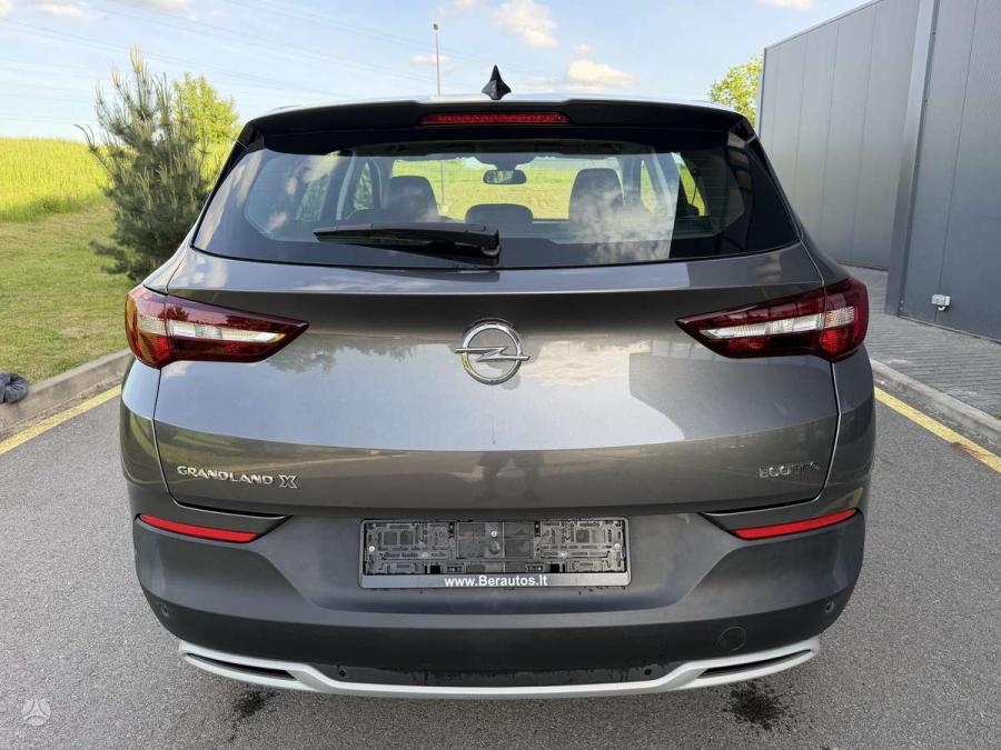 Grey Opel Grandland X 2021 in Kaunas, with an engine capacity of 1.20 L and mileage of 184 thousand km for 10500 €, photo 8 on AUTOMOTO.COM.LV