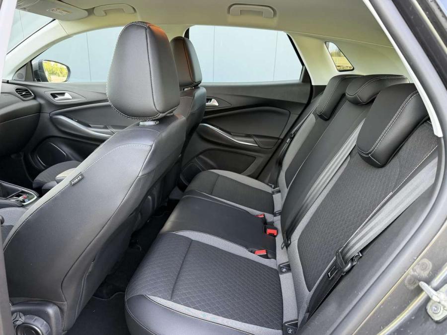 Grey Opel Grandland X 2021 in Kaunas, with an engine capacity of 1.20 L and mileage of 184 thousand km for 10500 €, photo 17 on AUTOMOTO.COM.LV