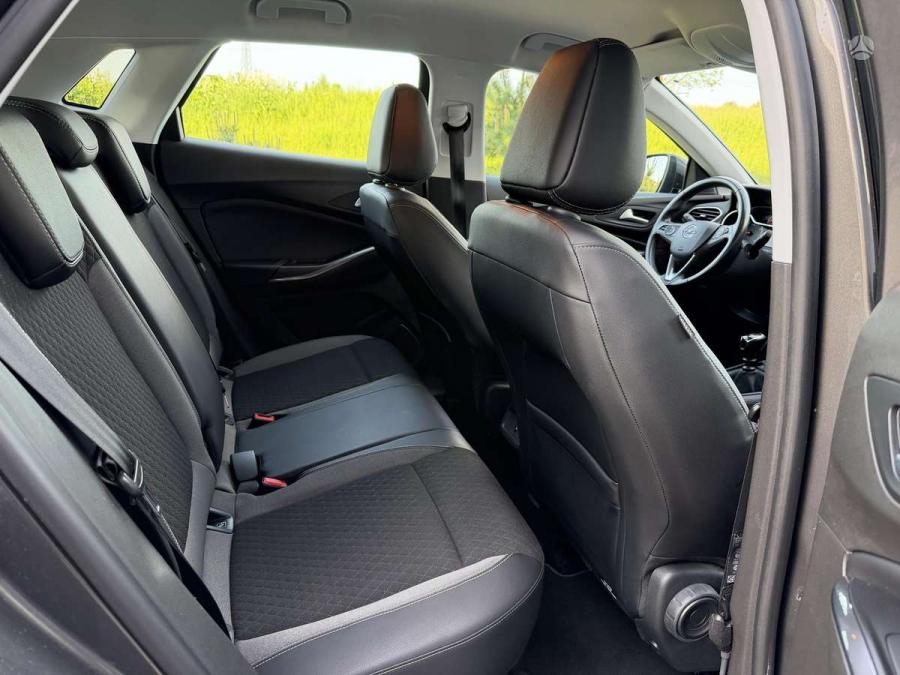 Grey Opel Grandland X 2021 in Kaunas, with an engine capacity of 1.20 L and mileage of 184 thousand km for 10500 €, photo 18 on AUTOMOTO.COM.LV