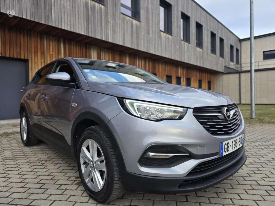 Grey Opel Grandland X 2021 in Taurage, with an engine capacity of 1.50 L and mileage of 168 thousand km for 11400 €, photo 3 on AUTOMOTO.COM.LV