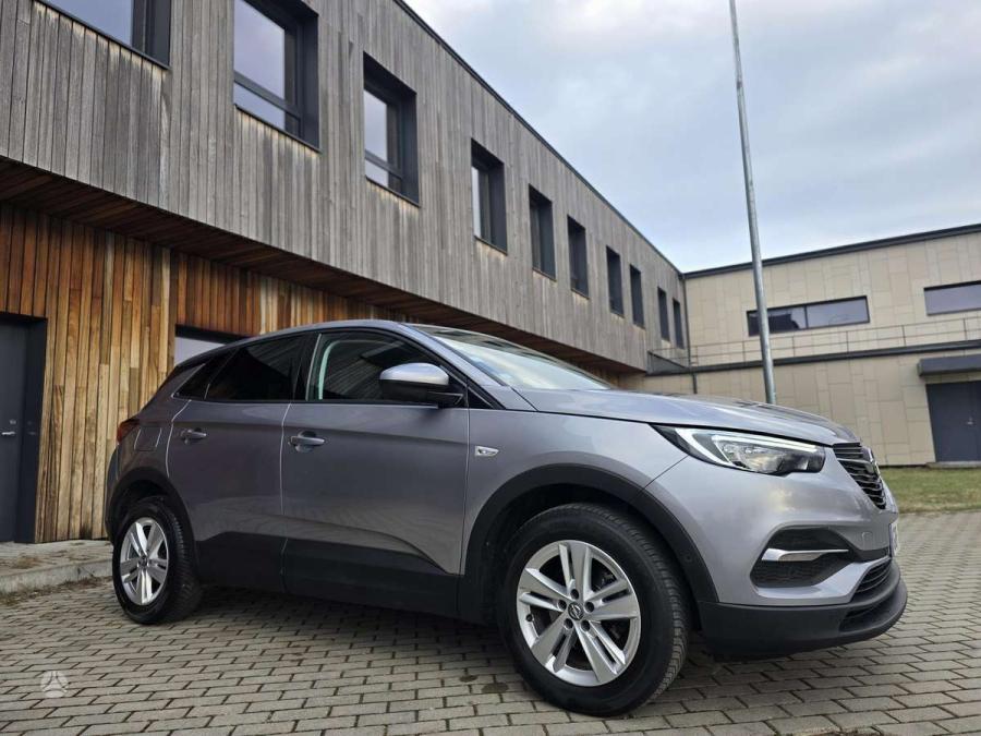 Grey Opel Grandland X 2021 in Taurage, with an engine capacity of 1.50 L and mileage of 168 thousand km for 11400 €, photo 12 on AUTOMOTO.COM.LV