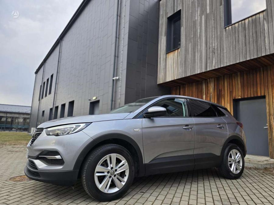 Grey Opel Grandland X 2021 in Taurage, with an engine capacity of 1.50 L and mileage of 168 thousand km for 11400 €, photo 13 on AUTOMOTO.COM.LV