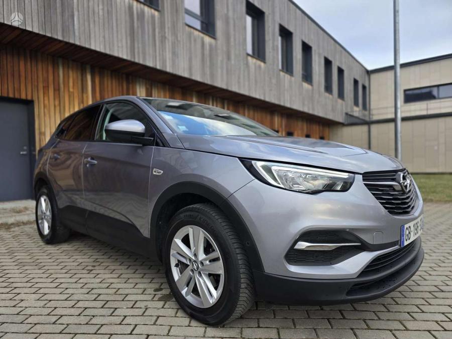Grey Opel Grandland X 2021 in Taurage, with an engine capacity of 1.50 L and mileage of 168 thousand km for 11400 €, photo 14 on AUTOMOTO.COM.LV