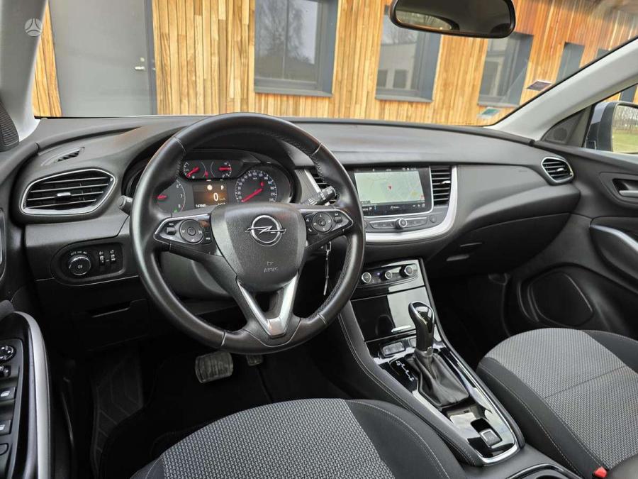 Grey Opel Grandland X 2021 in Taurage, with an engine capacity of 1.50 L and mileage of 168 thousand km for 11400 €, photo 17 on AUTOMOTO.COM.LV