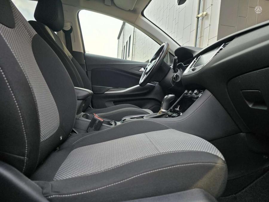 Grey Opel Grandland X 2021 in Taurage, with an engine capacity of 1.50 L and mileage of 168 thousand km for 11400 €, photo 22 on AUTOMOTO.COM.LV