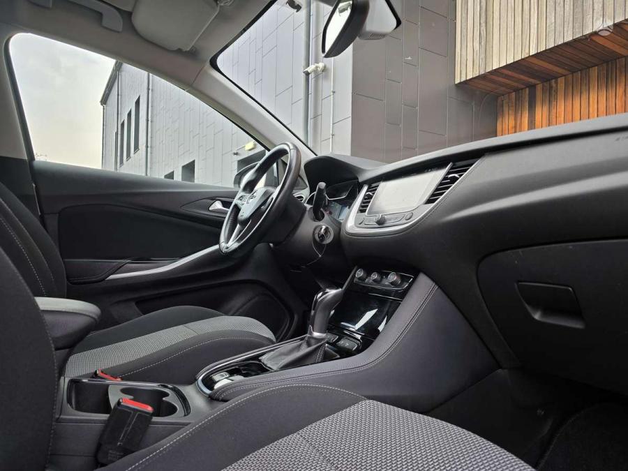 Grey Opel Grandland X 2021 in Taurage, with an engine capacity of 1.50 L and mileage of 168 thousand km for 11400 €, photo 23 on AUTOMOTO.COM.LV