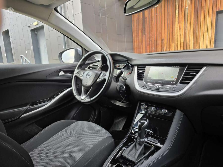 Grey Opel Grandland X 2021 in Taurage, with an engine capacity of 1.50 L and mileage of 168 thousand km for 11400 €, photo 24 on AUTOMOTO.COM.LV